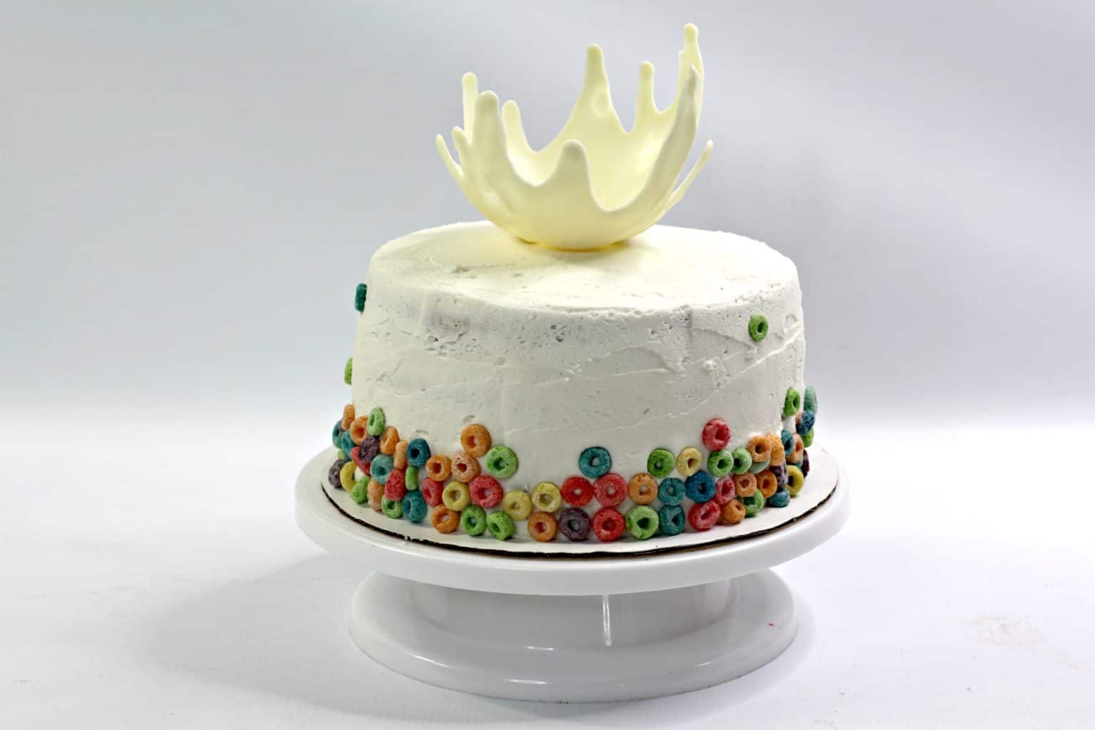 Froot Loops Cereal Cake with White Chocolate Milk Splash - Budget ...