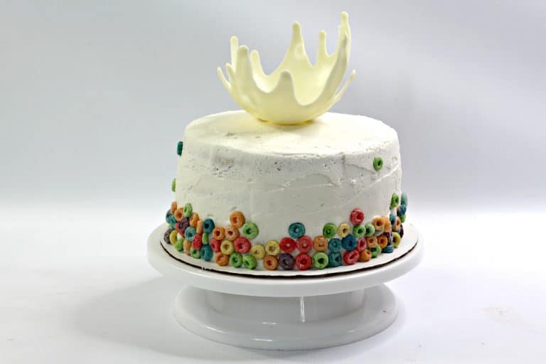 Froot Loops Cereal Cake with White Chocolate Milk Splash - Budget ...