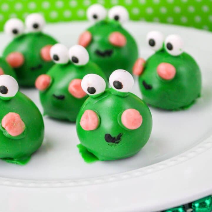 Frog Oreo Balls - Mama's On A Budget