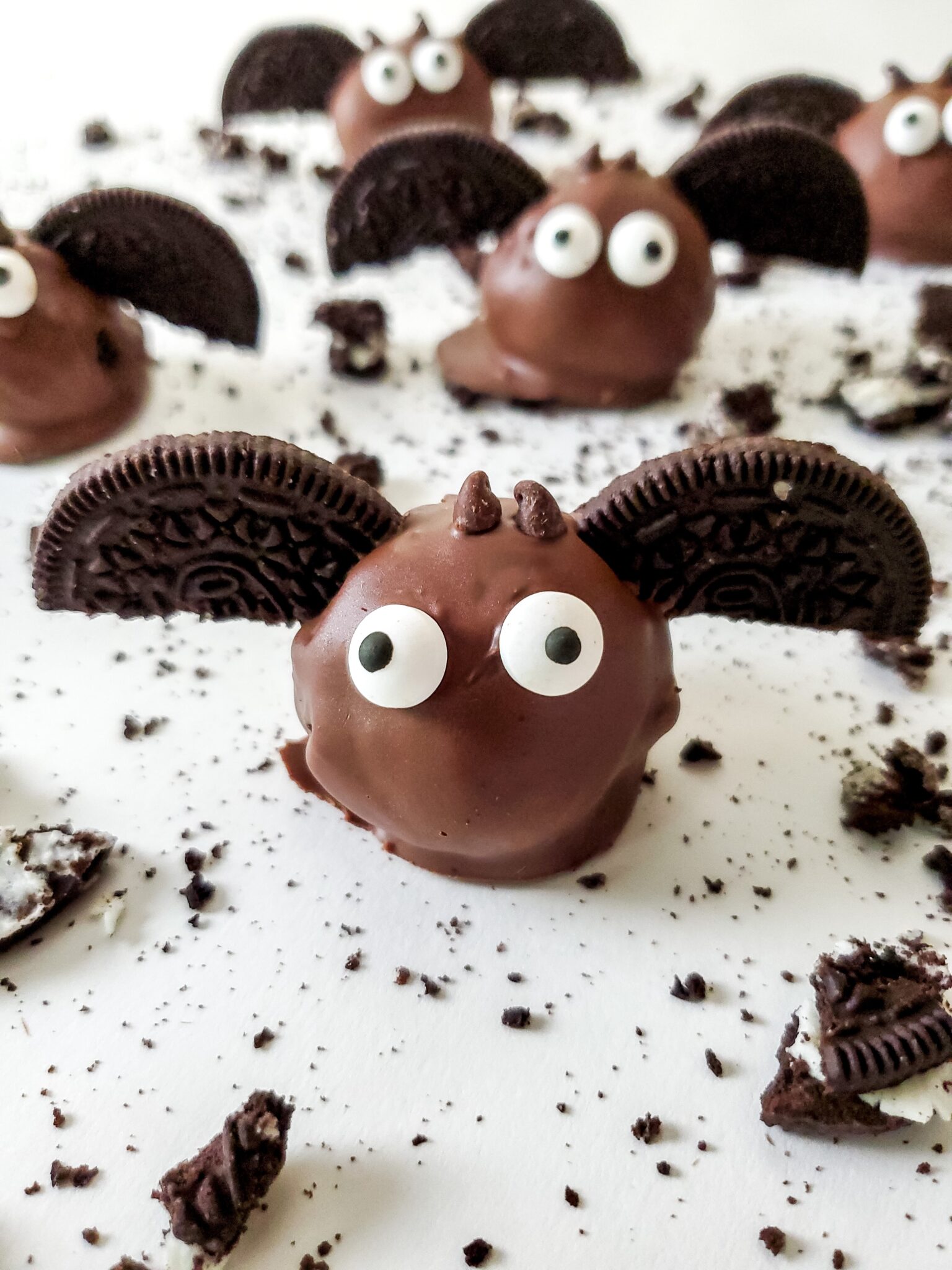 Bat Halloween Oreo Balls - Mama's On A Budget