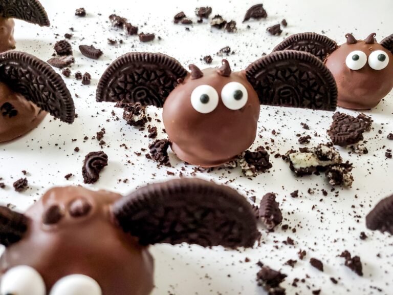 Bat Halloween Oreo Balls - Mama's On A Budget