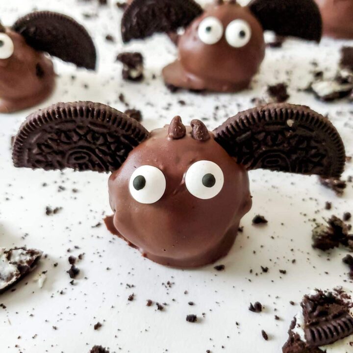Bat Halloween Oreo Balls - Mama's On A Budget