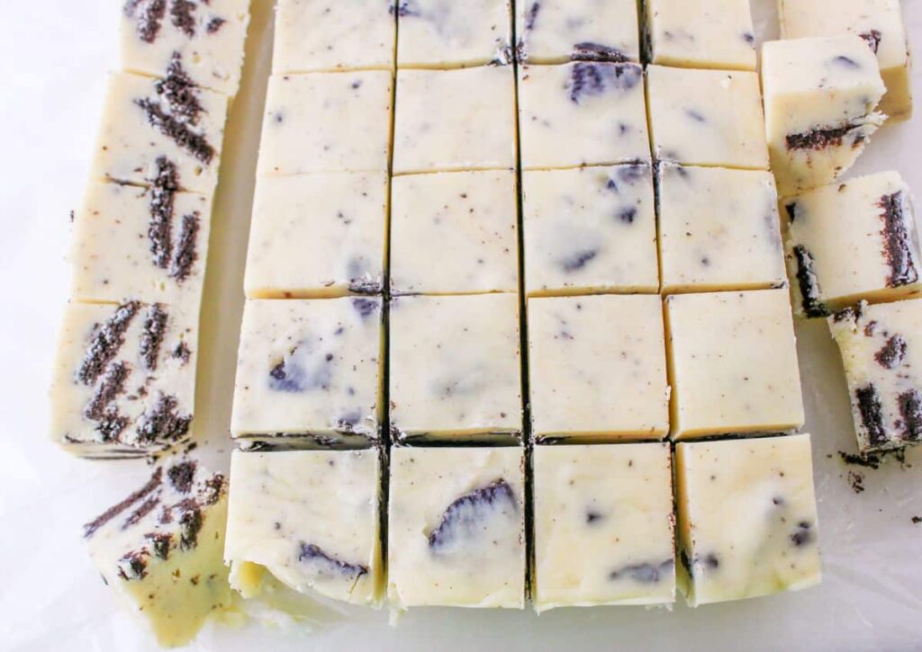 3 Ingredient Oreo Fudge - Mama's On A Budget