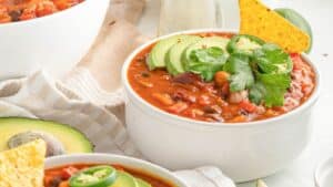 Discover 16 Delicious Chili Recipes for Ultimate Comfort - Mama's On A ...