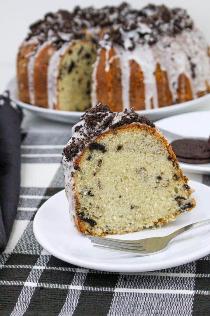 Oreo Pound Cake - Mama's On A Budget
