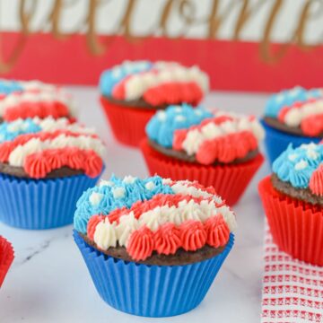 Flag Cupcakes - Mama's On A Budget