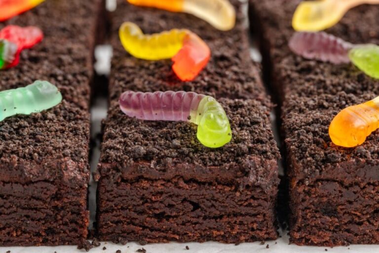 14 Gummy Worm Recipes For National Gummi Worm Day - Budget-friendly ...