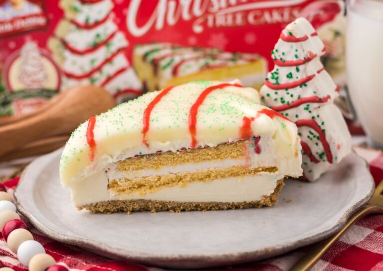 No Bake Christmas Tree Cake Cheesecake - Mama's On A Budget